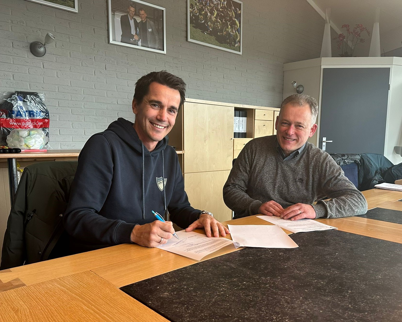 Frank Corba trainer 1e elftal seizoen 2024-2025 | vv Hooglanderveen